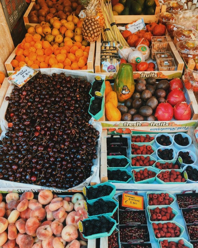 A fruit a day keeps Monday away • #fresh #monday #foodie #foodporn # ...